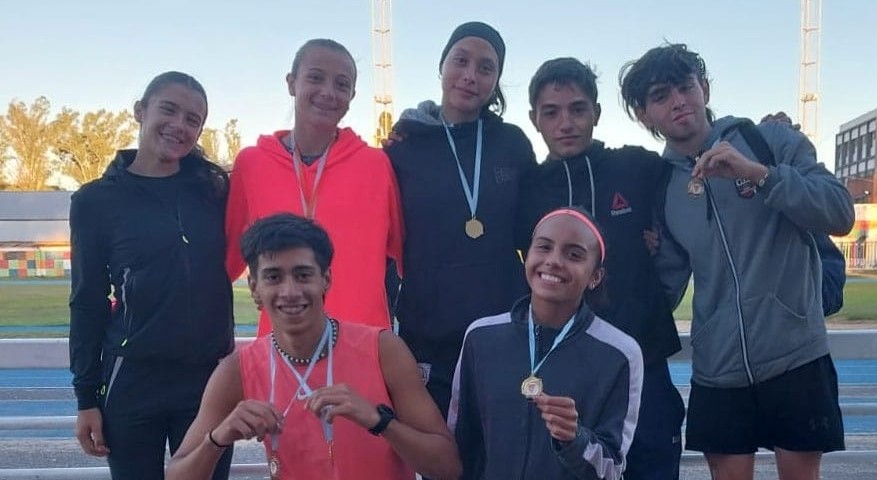Buena actuación de Atletas pergaminenses en Rosario • Diario Núcleo
