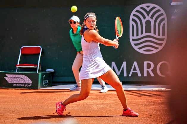 Caída y eliminación de Julia Riera en Wimbledon • Diario Núcleo