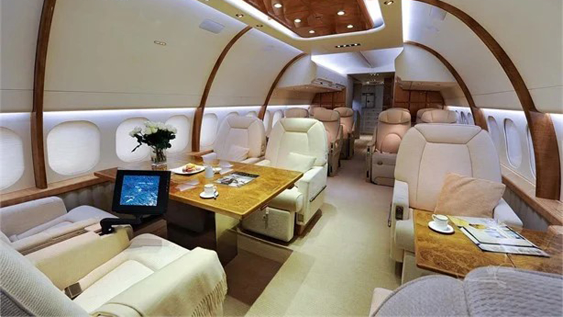 Aval de Alberto Fernández para la compra del nuevo Tango 01