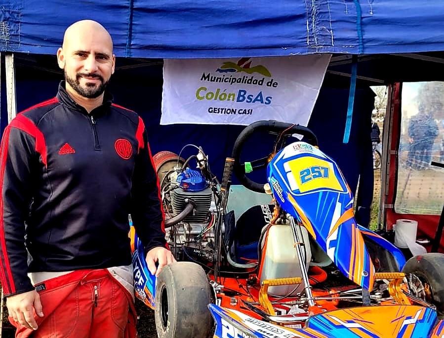 El piloto colonense Emmanuel Cantelmi recibió una ayuda económica ...